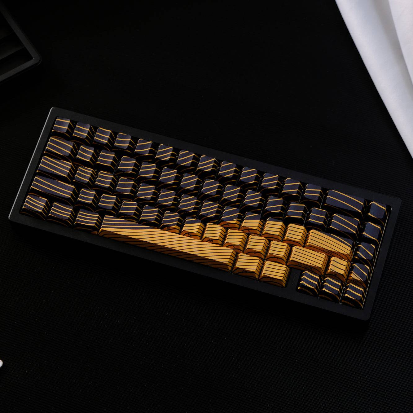 Magnetic Wave keycaps Dye-Sub PBT Keycaps for Wooting 60He