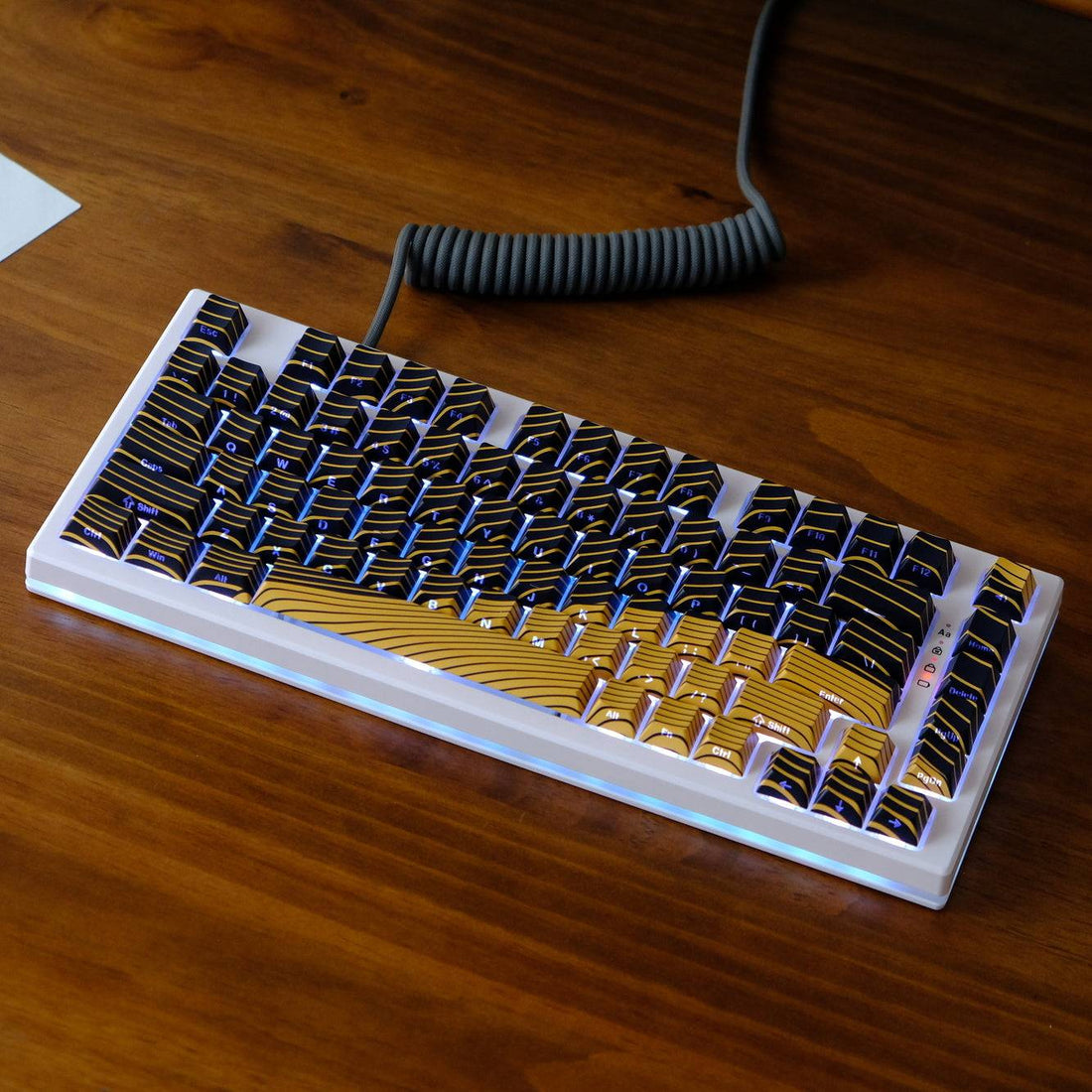 Magnetic Wave keycaps Dye-Sub PBT Keycaps for Wooting 60He